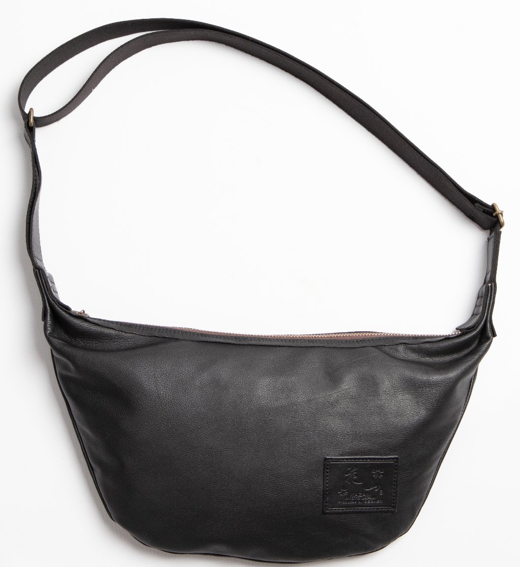 DEGNER 花山皮革斜背包 [W-105K]