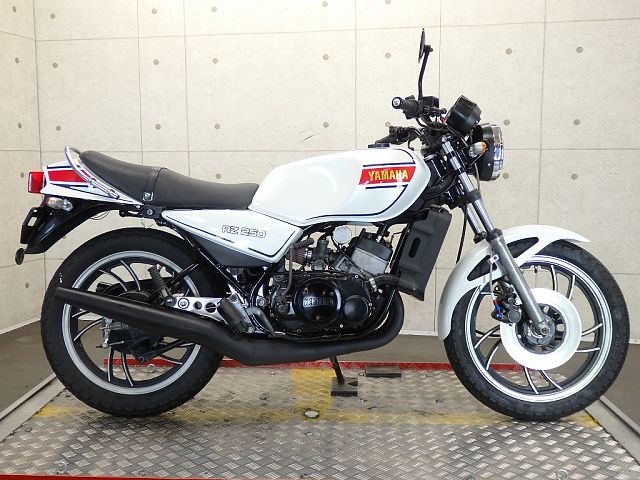 RZ250/ヤマハのクチコミ・レビュー・評価・評判・足つき情報｜バイク中古車なら【Webikeバイク選び】