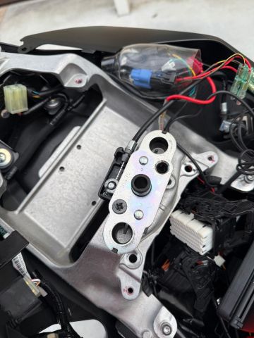 KAWASAKI ZX-10R 10FACTORY:10ファクトリー ECU書き換えサービスを使った、HIROさんのバイク用品インプレッション ...