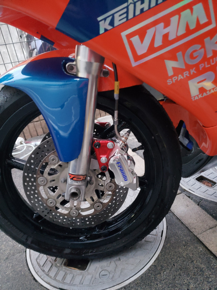 HONDA NSR250R frando:フランド 【FCC-540GT】ブレーキキャリパー 4POT 30/34 40mmを使った、Nさんの ...