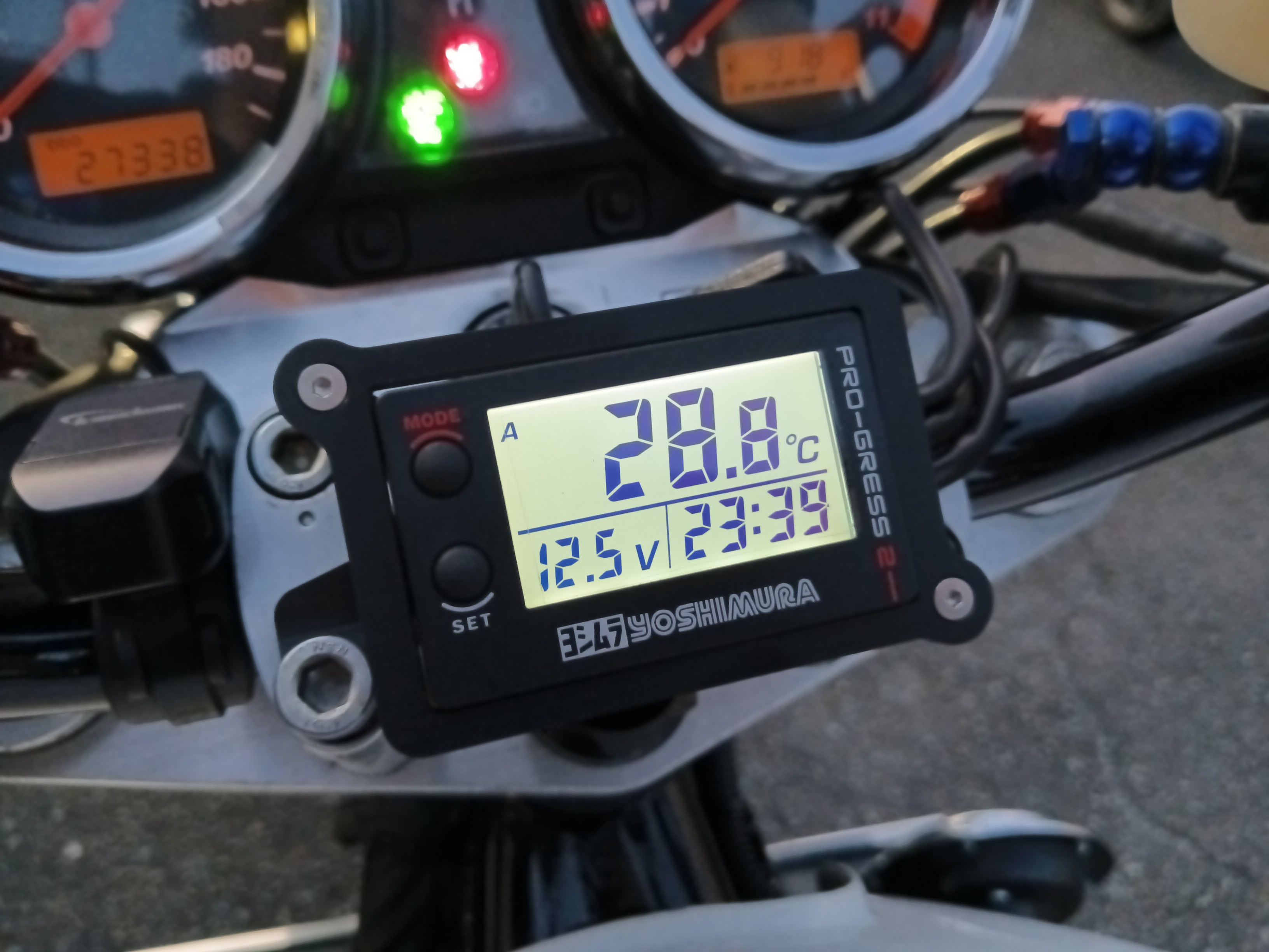 Protecs:プロテクス PRO GRESS 2 (プログレス2) 用メーター保護フィルム キズ自己修復 10年耐久を使った、タイガさんのバイク用品インプレッションです。バイク用品レビュー ...