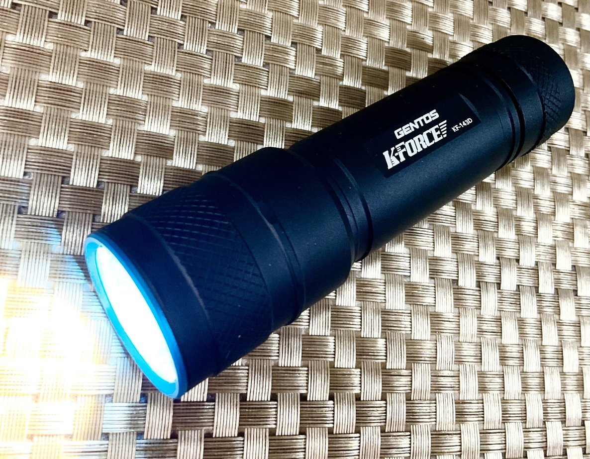 KAWASAKI ニンジャ 250SL GENTOS:ジェントス K-FORCEシリーズ KF-143Dを使った、ウェビックは世界一さんのバイク用品インプレッションです。バイク用品レビュー ...