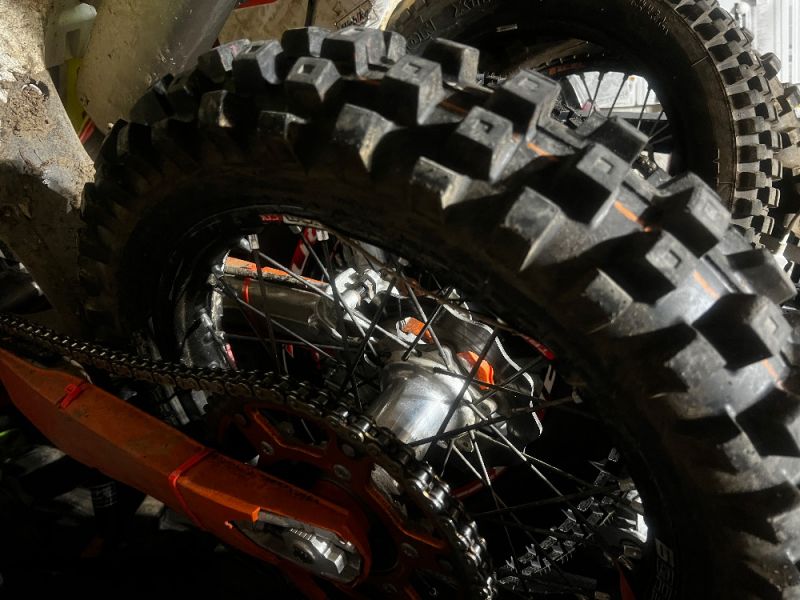 KTM 250EXC-F IRC:アイアールシー HEAVY TUBE(ヘビーチューブ)を使った、拓さんのバイク用品インプレッションです ...