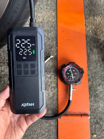 HONDA レブル1100 KIJIMA:キジマ High-power スマートエアポンプ JP03 ChargedbyUSB-C QuickConected BKを使った、非公開ユーザーさん ...