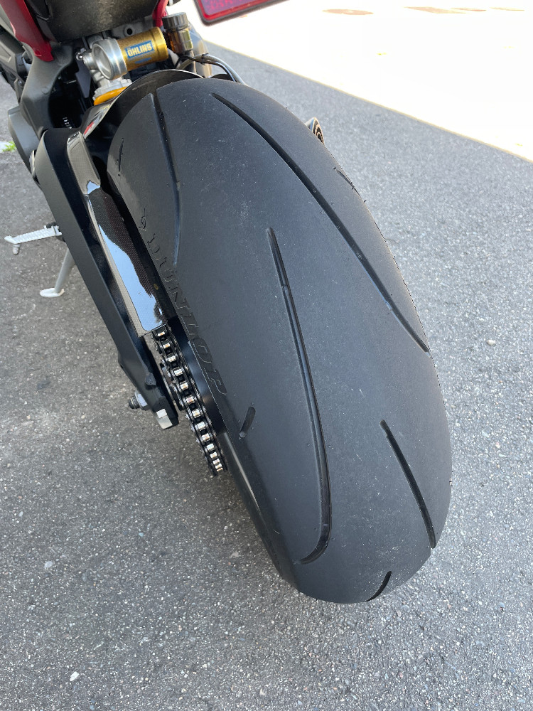 TRIUMPH STREET TRIPLE RS DUNLOP:ダンロップ SPORTMAX Q5S 【180/55ZR17 M/C (73W)】 スポーツマックス キューファイブエス タイヤ ...