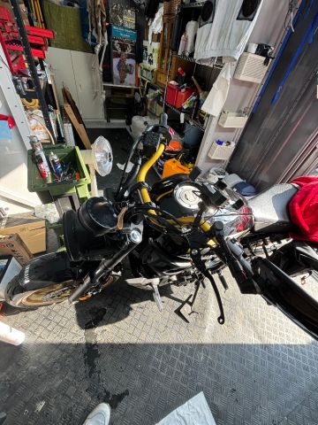 YAMAHA XSR700 EFFEX:エフェックス イージーフィットバーPlusを使った、非公開ユーザーさんのバイク用品インプレッションです。バイク用品レビュー、口コミ、適合情報、コスパや ...