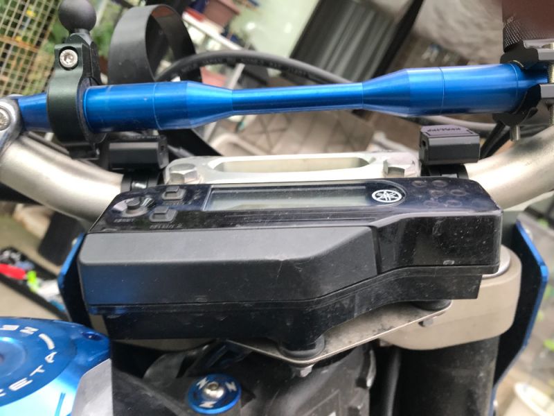 YAMAHA WR250X DAYTONA:デイトナ 4.8A バイク専用電源 メインキー連動 USB2ポート(USB2口 合計5V4.8A ...