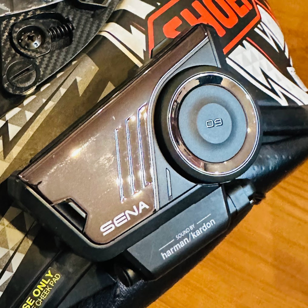 HONDA CB1300スーパーボルドール Sena:セナ 60S SOUND BY Harman Kardonを使った、ゆっこさんさんのバイク用品インプレッションです。バイク用品レビュー ...
