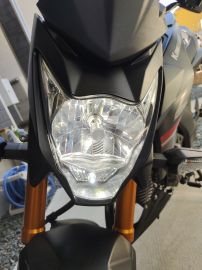 KAWASAKI Z125 プロ M&H マツシマ:エムアンドエイチマツシマ 原付用LEDヘッドライトバルブ PonLED HS1を使った、非公開ユーザーさんのバイク用品インプレッションです ...