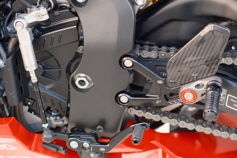 GILLES TOOLING:ギルズツーリング アジャスタブル バックステップキットを使った、にまびさんのバイク用品インプレッションです。バイク用品レビュー、口コミ、適合情報、コスパや性能評価 ...