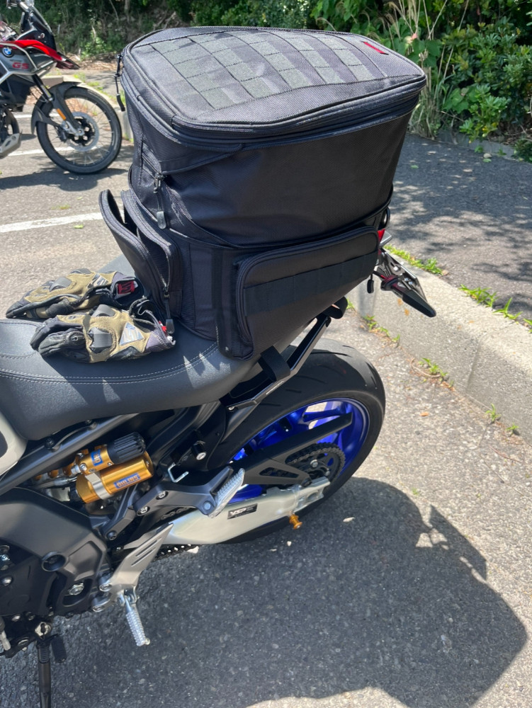 YAMAHA MT-09 HenlyBegins:ヘンリービギンズ DH-731 シートバッグを使った、ユダさんのバイク用品インプレッションです。バイク用品レビュー、口コミ、適合情報、コスパや ...