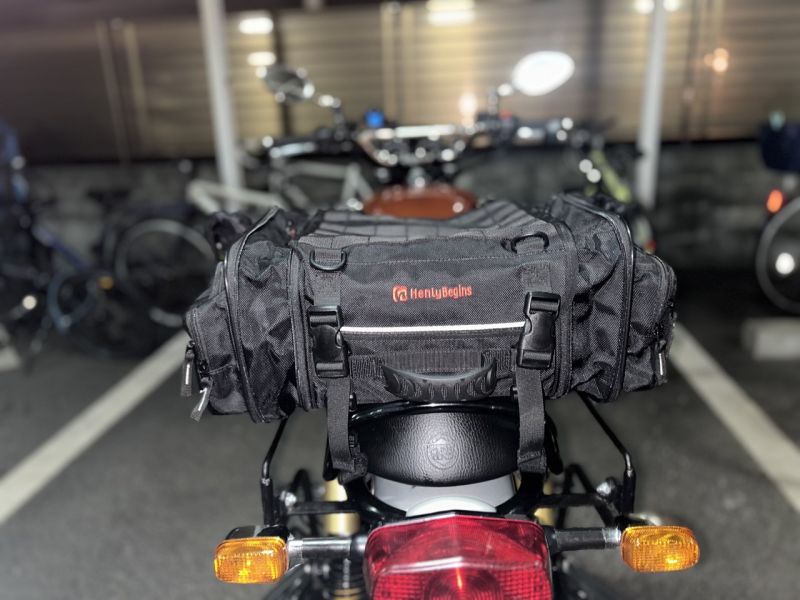 ROYAL ENFIELD INT 650 HenlyBegins:ヘンリービギンズ DH-762 ツーリングシートバッグBASICを使った、ひでおじさんのバイク用品インプレッションです ...