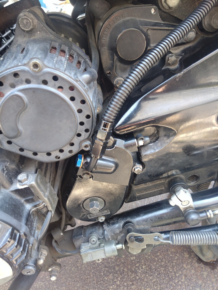 YAMAHA XJR1300 SWAGE-LINE:スウェッジライン バンジョーアダプターを使った、非公開ユーザーさんのバイク用品 ...