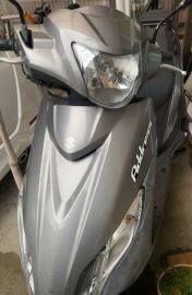 SUZUKI ACCESS 125 M&H マツシマ:エムアンドエイチマツシマ 原付用LEDヘッドライトバルブ PonLED HS1を使った、のりやんさんのバイク用品インプレッションです ...