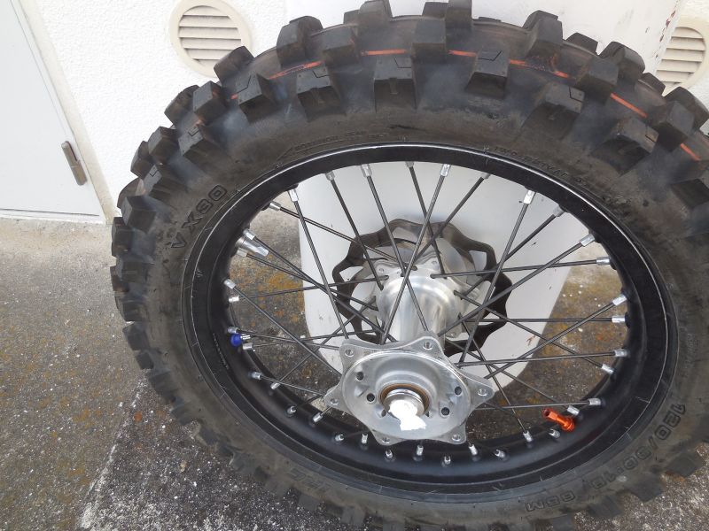 KTM 350EXC-F SIXDAYS IRC:アイアールシー VX30 【110/100-18 64M WT】 タイヤを使った、マッツさん ...