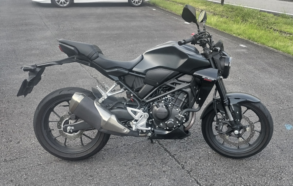 HONDA CB250R HONDA:ホンダ ウルトラG3 プレミアム (ULTRA G3 PREMIUM) 【10W-30】【1L】【4サイクルオイル】を使った、TZKさんのバイク用品 ...