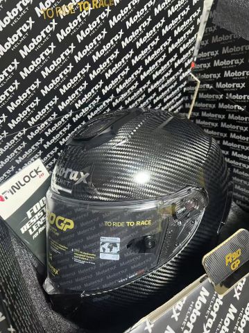 DUCATI STREETFIGHTER V4 S RSMORAX:アールエスモラックス R90GP PLAIN SILVER カーボンヘルメットを使った、Yayooo_さんのバイク用品 ...