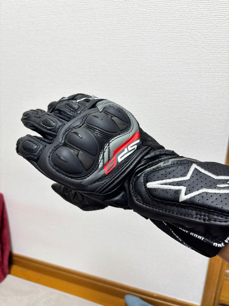 KTM 1290 SUPER DUKE R alpinestars:アルパインスターズ SP-8 v3 LEATHER GLOVE [SP-8 v3 レザー グローブ]を使った、M4さんの ...
