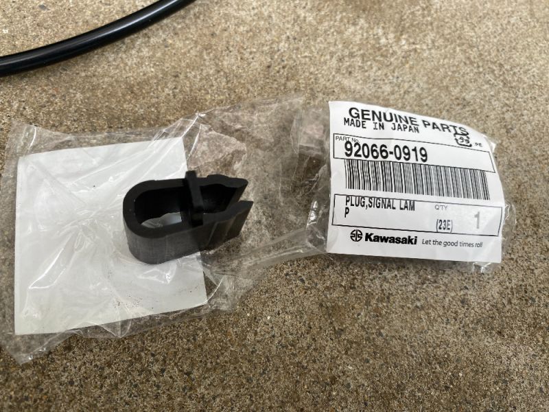 KAWASAKI ニンジャ 1000 (Z1000SX) KAWASAKI純正部品:カワサキ純正部品 プラグ シグナルランプ ...