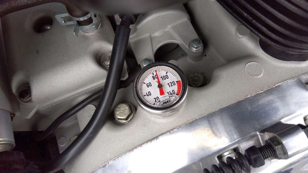 ROYAL ENFIELD INT 650 Realize MYTEC:リアライズ 650，411シリーズ用 油温計を使った、非公開ユーザー ...