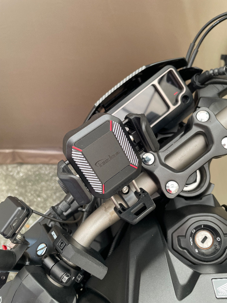 HONDA CB650R Kaedear:カエディア クイックアジャスターを使った、ナベさんのバイク用品インプレッションです。バイク用品レビュー、口コミ、適合情報、コスパや性能評価は「ウェビック」