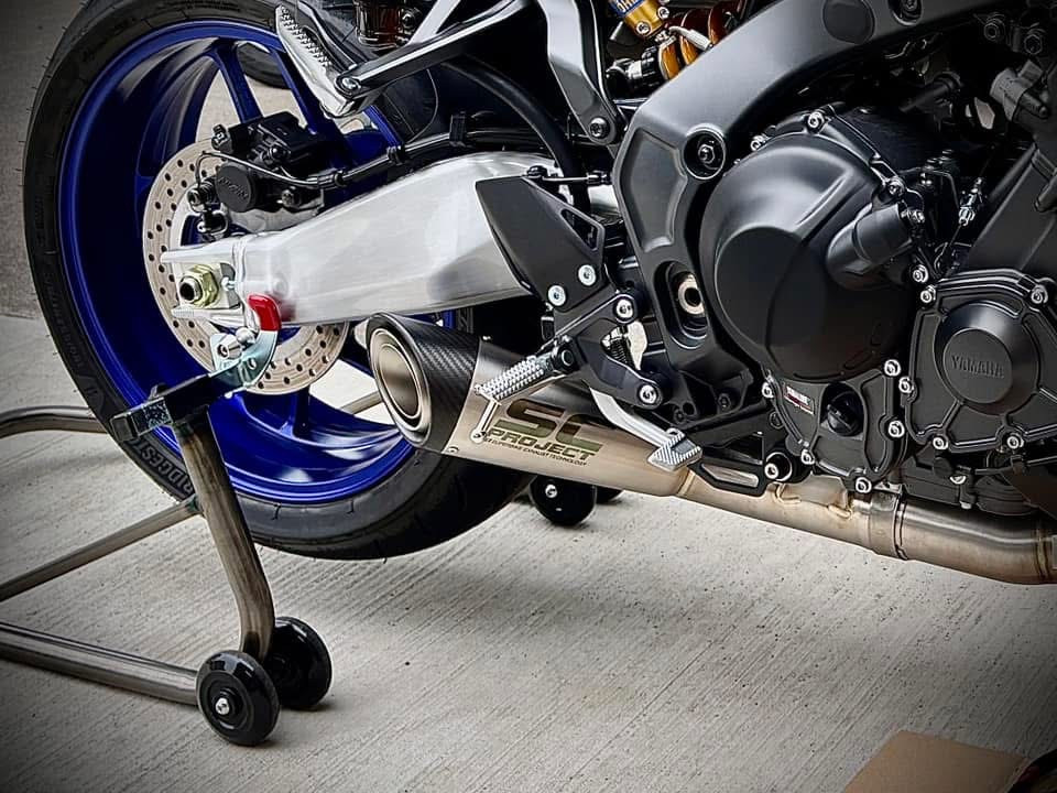 YAMAHA MT-09 SC-PROJECT:SCプロジェクト フルエキゾーストシステム 3-1＆S1 サイレンサーを使った、おやぶんさんの ...