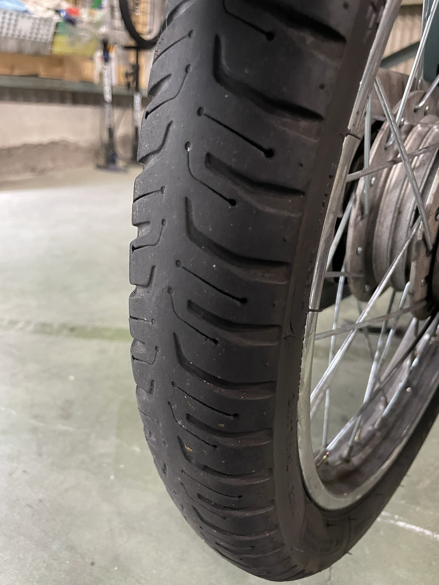 HONDA スーパーカブ90 MICHELIN:ミシュラン CITY EXTRA【2.50-17 M/C 43P REINF TT】シティ エクストラ タイヤを使った、非公開ユーザーさんの ...
