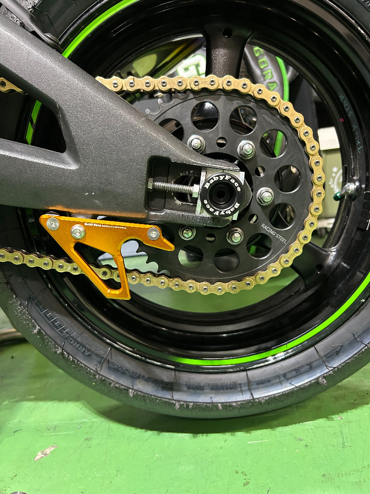 KAWASAKI ZX-10RR BABYFACE:ベビーフェイス スイングアーム・スタンドフックを使った、GotRacingさんのバイク用品 ...
