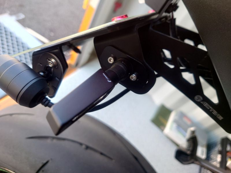 KAWASAKI ZX-10R rizoma:リゾマ VISION インジケータライトを使った、非公開ユーザーさんのバイク用品インプレッション ...