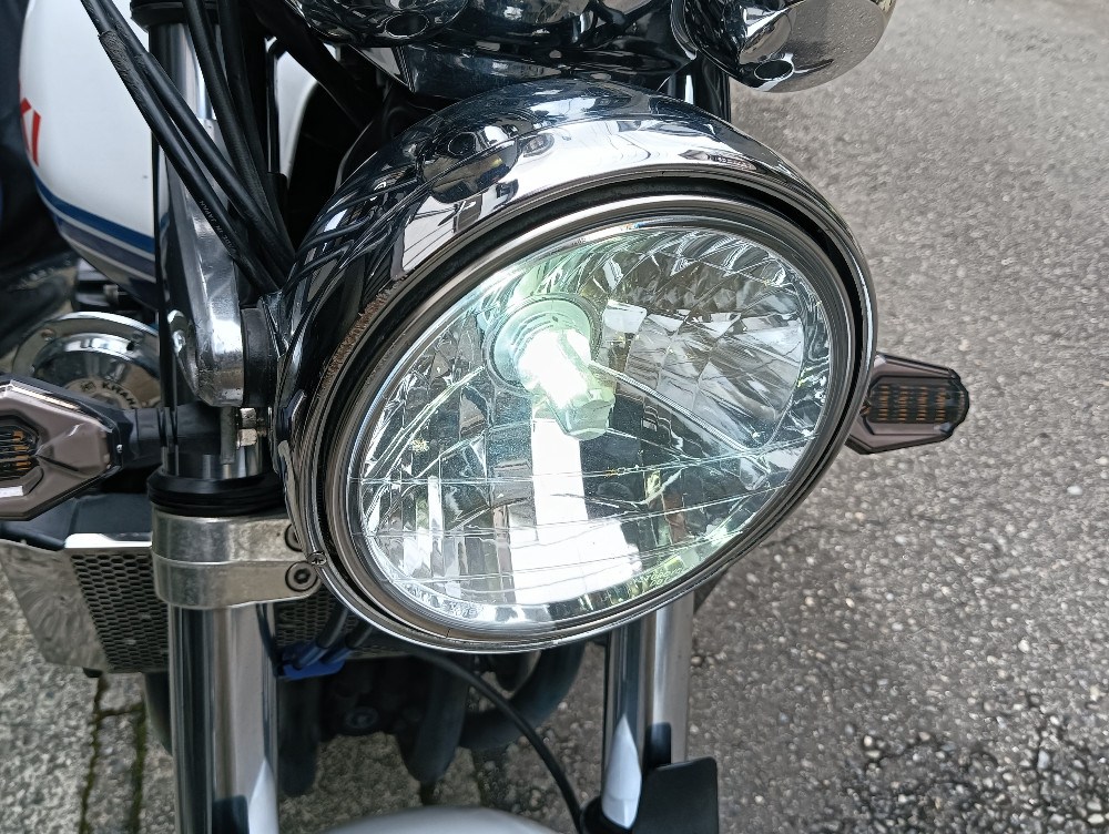 SUZUKI GSX1400 M&H マツシマ:エムアンドエイチマツシマ PonLED DC H4 ヘッドライトバルブを使った、タイガさんのバイク用品インプレッションです。バイク用品レビュー ...