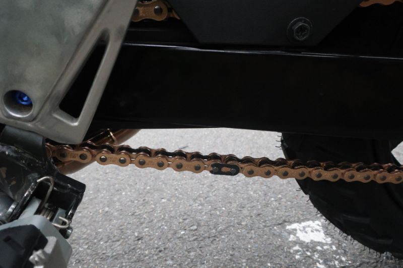 SUZUKI Vストローム250SX EKチェーン:江沼チェーン NXリングシールチェーン 520LM-X(GP／GP)を使った、ツッチーさんのバイク用品インプレッションです。バイク用品 ...