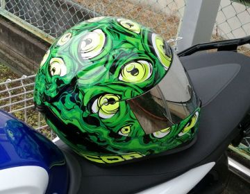 ICON:アイコン HELMET AIRFORM ILLUMINATUS エアーフォーム イルミネイタス ヘルメットを使った、非公開ユーザー ...