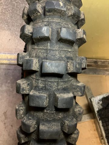 KTM 350EXC-F SIXDAYS IRC:アイアールシー M5B EVO【140/80-18 70M WT】タイヤを使った、マッツさん ...