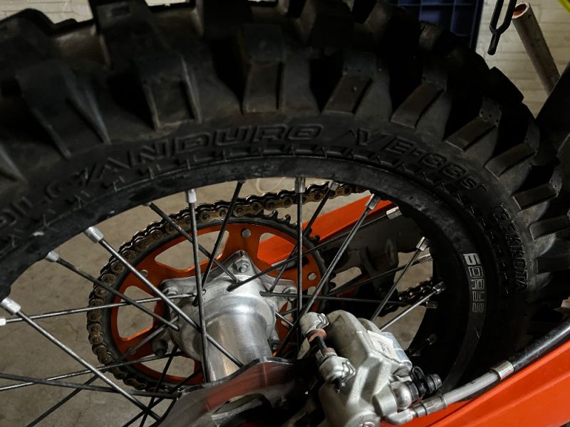KTM 250EXC-F IRC:アイアールシー VE-33s GEKKOTA 【110/100-18 64M WT】 ゲコタ タイヤを使った ...