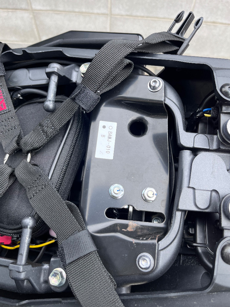 YAMAHA MT-09 HenlyBegins:ヘンリービギンズ DH-731 シートバッグを使った、ユダさんのバイク用品インプレッションです。バイク用品レビュー、口コミ、適合情報、コスパや ...