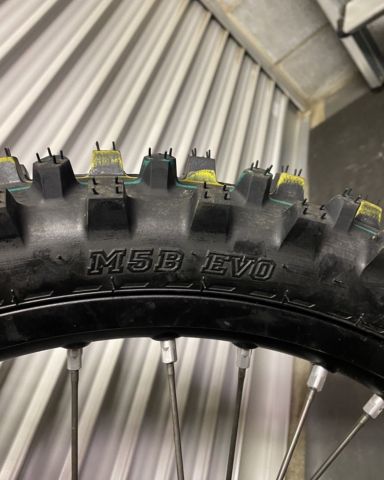 KTM 250EXC IRC:アイアールシー M5B EVO【80/100-21 51M WT】タイヤを使った、拓さんのバイク用品 ...