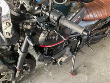 TRIUMPH TRIDENT 660 BARRACUDA:バラクーダ BARRACUDA PAIR HANDLEBAR ADAPTORSを ...