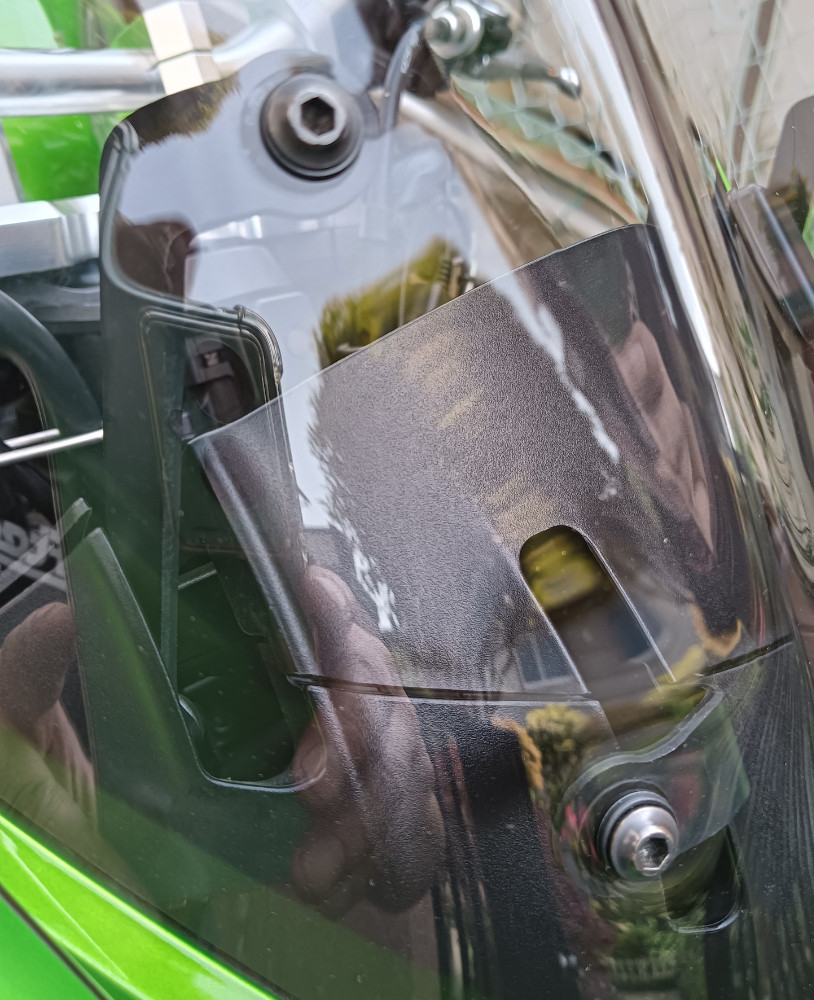 KAWASAKI ニンジャ 1000 (Z1000SX) KAWASAKI純正部品:カワサキ純正部品 ステーコンプ RH ZX1000WHF ...