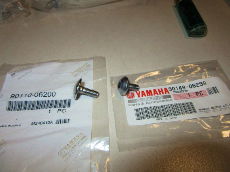 YAMAHA FZR250 YAMAHA純正部品:ヤマハ純正部品 ボルト 90111-06078を使った、あみまさあきさんのバイク用品 ...