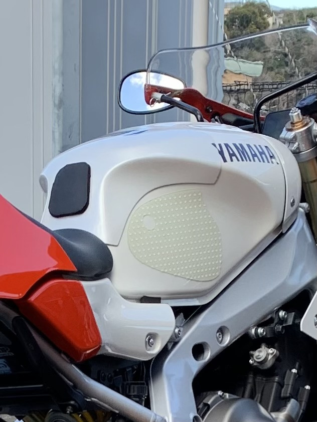 YAMAHA XSR900 GP Magical Racing:マジカルレーシング タンクエンドを使った、ぼんくらさんのバイク用品 ...