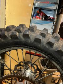 KTM 350EXC-F SIXDAYS IRC:アイアールシー M5B EVO【140/80-18 70M WT】タイヤを使った、マッツさん ...