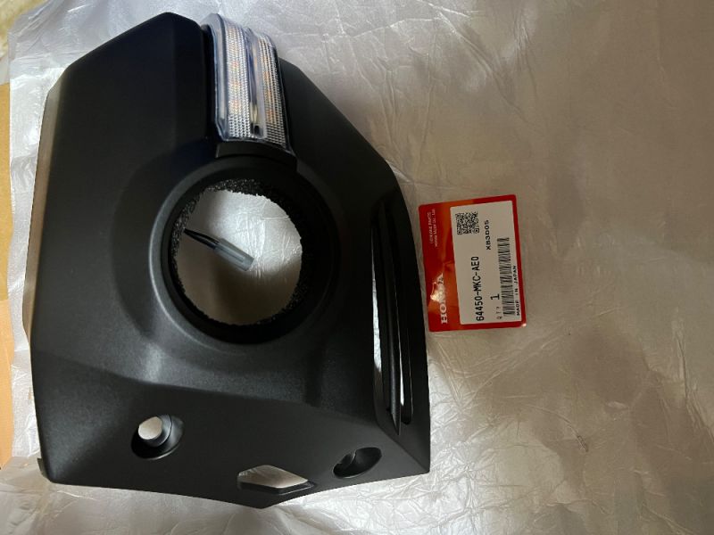 HONDA ゴールドウイング HONDA純正部品:ホンダ純正部品 カバー，L.フロントフォグライ 64450-MKC-AE0を使った、TNK ...