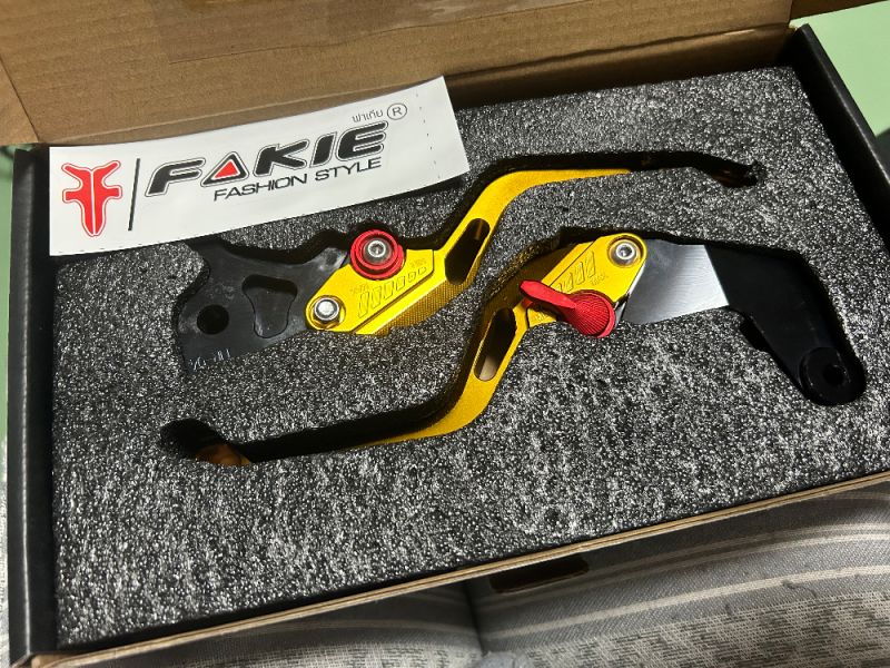 YAMAHA M-SLAZ Fakie:ファーキー Brake clutch leverを使った、シンさんのバイク用品インプレッションです。バイク用品レビュー、口コミ、適合情報、コスパや性能 ...